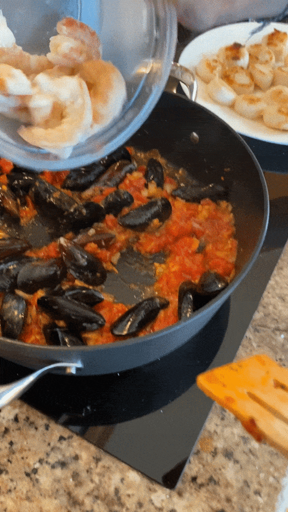 Linguini Frutti di Mare - Cilantro Parsley