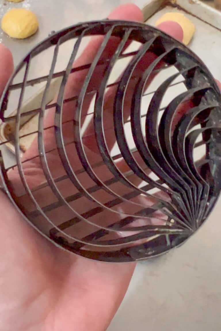 Mexican Conchas Recipe (Pan Dulce) - Cilantro Parsley